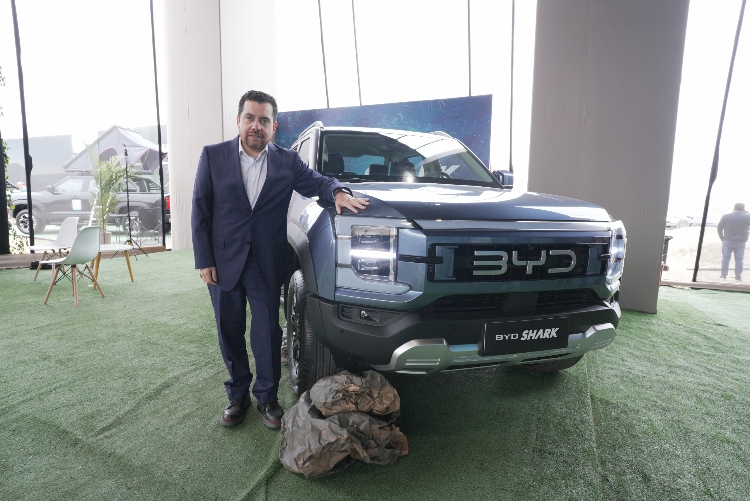 BYD estrena en Perú la primera pickup híbrida enchufable con una ...